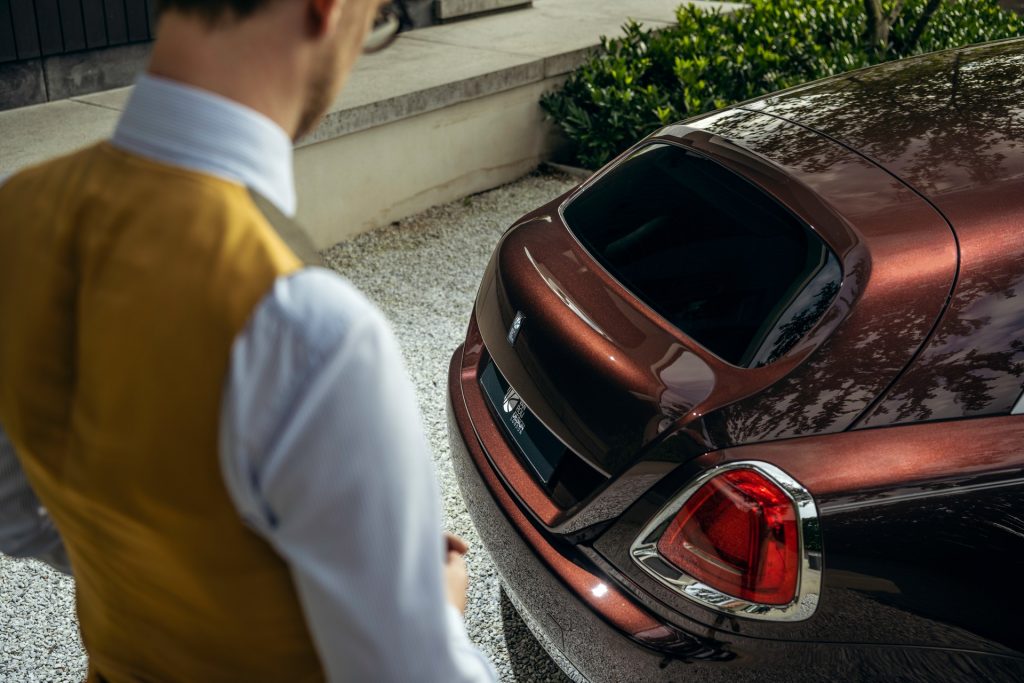 Niels Van Roij Design Gives A Closer Look At The Silver Spectre ...