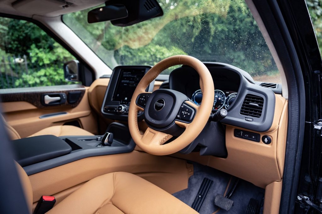 Sutton VIP Class LEVC TX Is The Most Luxurious London Taxi, Costs $155k ...