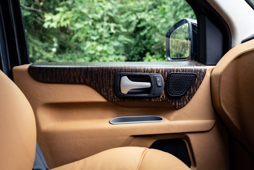 Sutton VIP Class LEVC TX Is The Most Luxurious London Taxi, Costs $155k ...