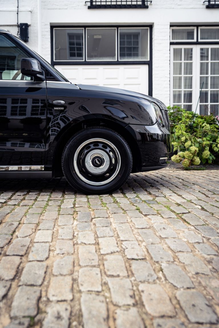 Sutton VIP Class LEVC TX Is The Most Luxurious London Taxi, Costs $155k ...