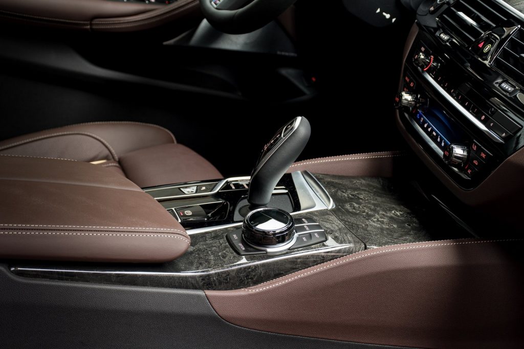 2021 BMW M550i Matches Alpine White Body With Mocha Interior | Carscoops