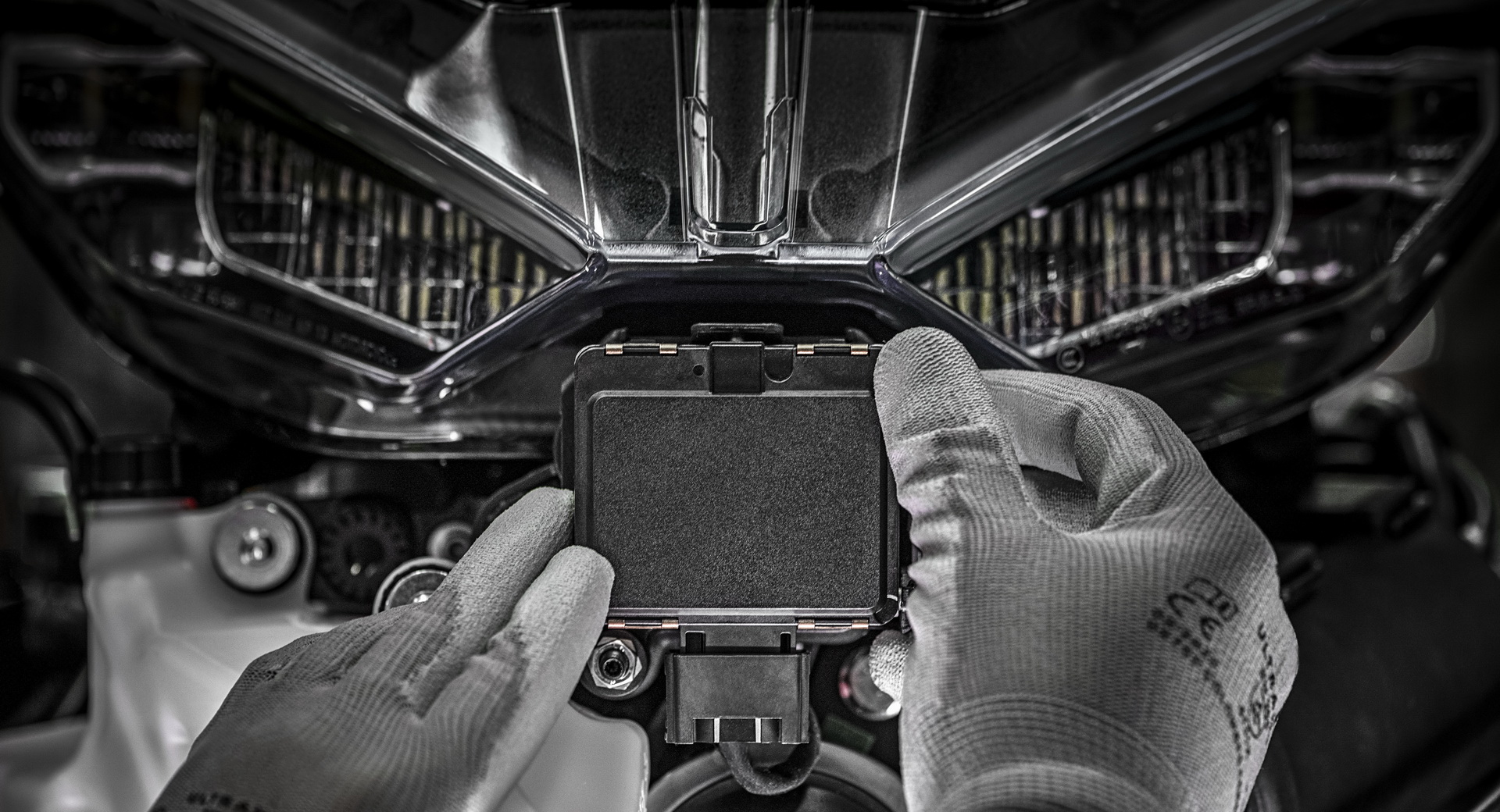 Ducati Multistrada V4 Is The World’s First Motorcycle To Feature Front ...