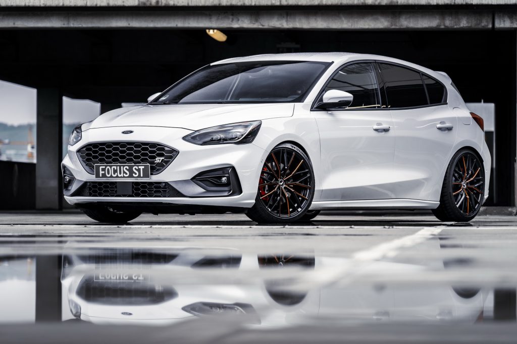 Tuned Ford Focus ST Goes For The Slammed Look, Do You Like It? | Carscoops