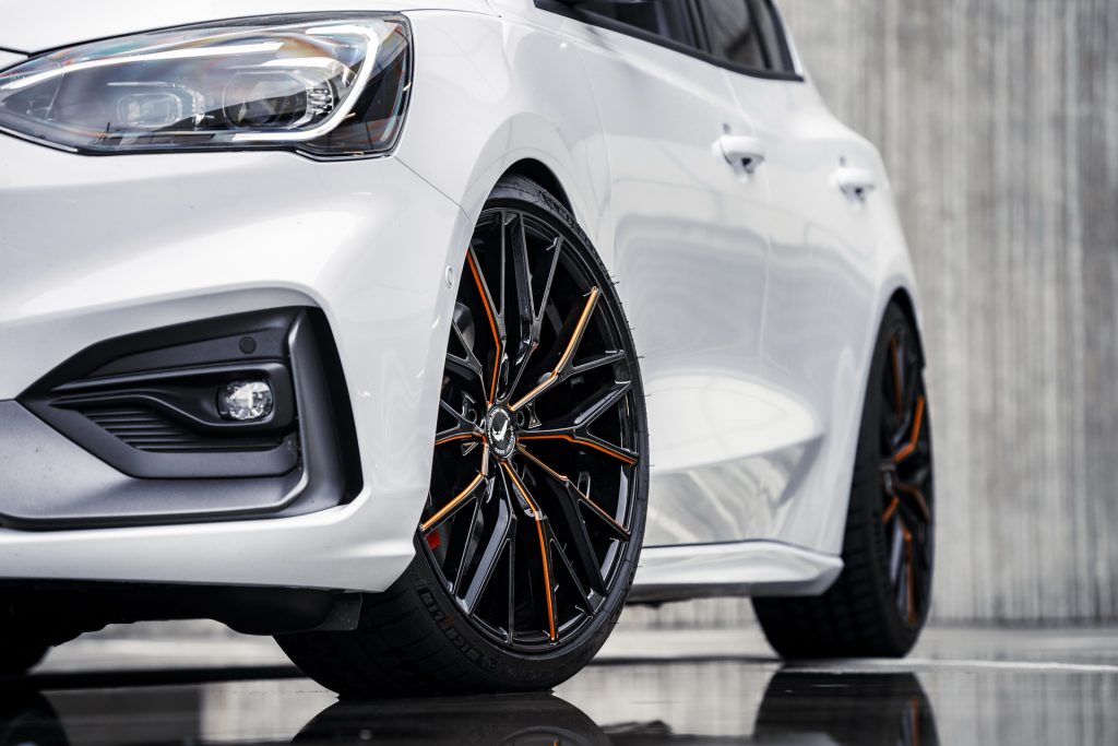 Tuned Ford Focus ST Goes For The Slammed Look, Do You Like It? | Carscoops
