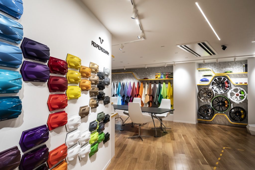 Bespoke Lamborghini Aventador S Gets New Attire From Fashion Designer ...