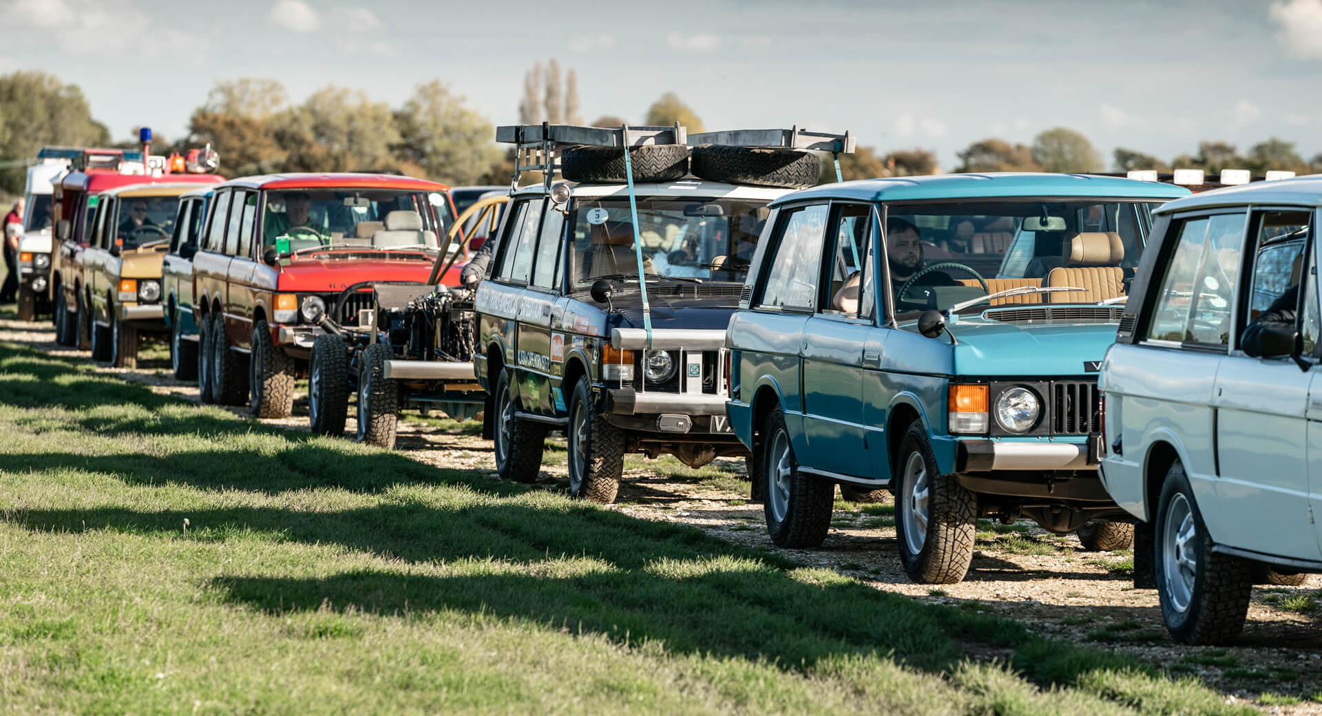 Classic And Modern Range Rovers Celebrate The Brand’s 50th Anniversary ...