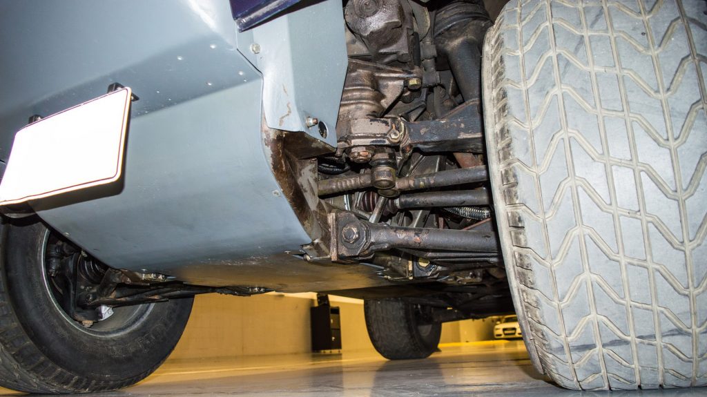 Get Your Rocks Off With This 1988 Lamborghini LM002, AKA The Rambo ...