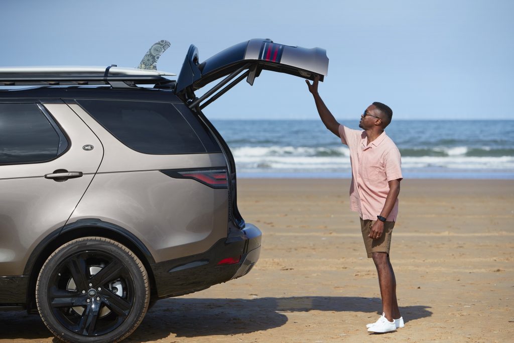 Europe’s 2021 Land Rover Discovery Adopts Mild Hybrid Six-Cylinder ...