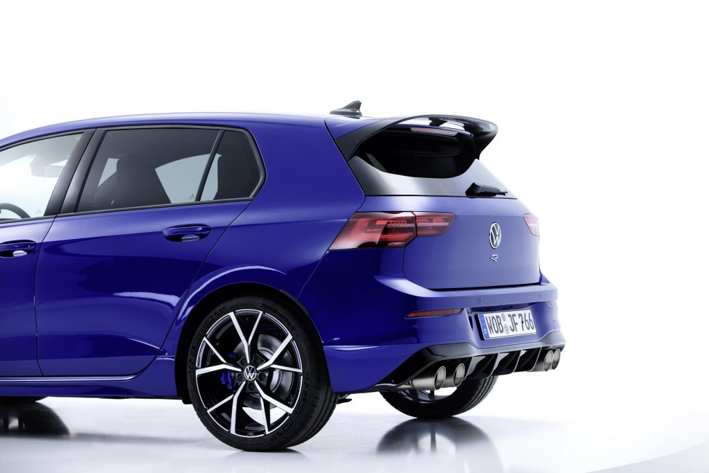 2022 VW Golf R Debuts With 315 HP, Torque Vectoring AWD, A Manual ...
