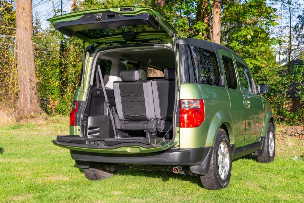 Say Again? A 2006 Honda Element Was Sold For $30,000 On Bring A Trailer ...