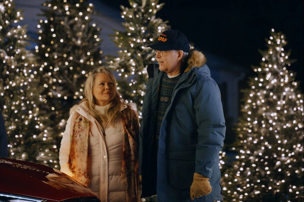 Chevy Chase And Beverly D’Angelo Recreate ‘Christmas Vacation’ Scene ...