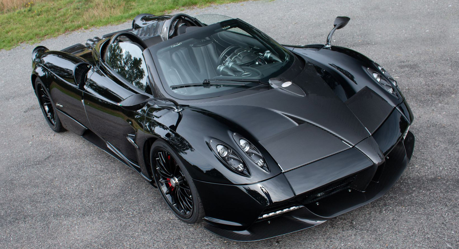 Live Out Your Fantasies With This Pagani Huayra Roadster | Carscoops