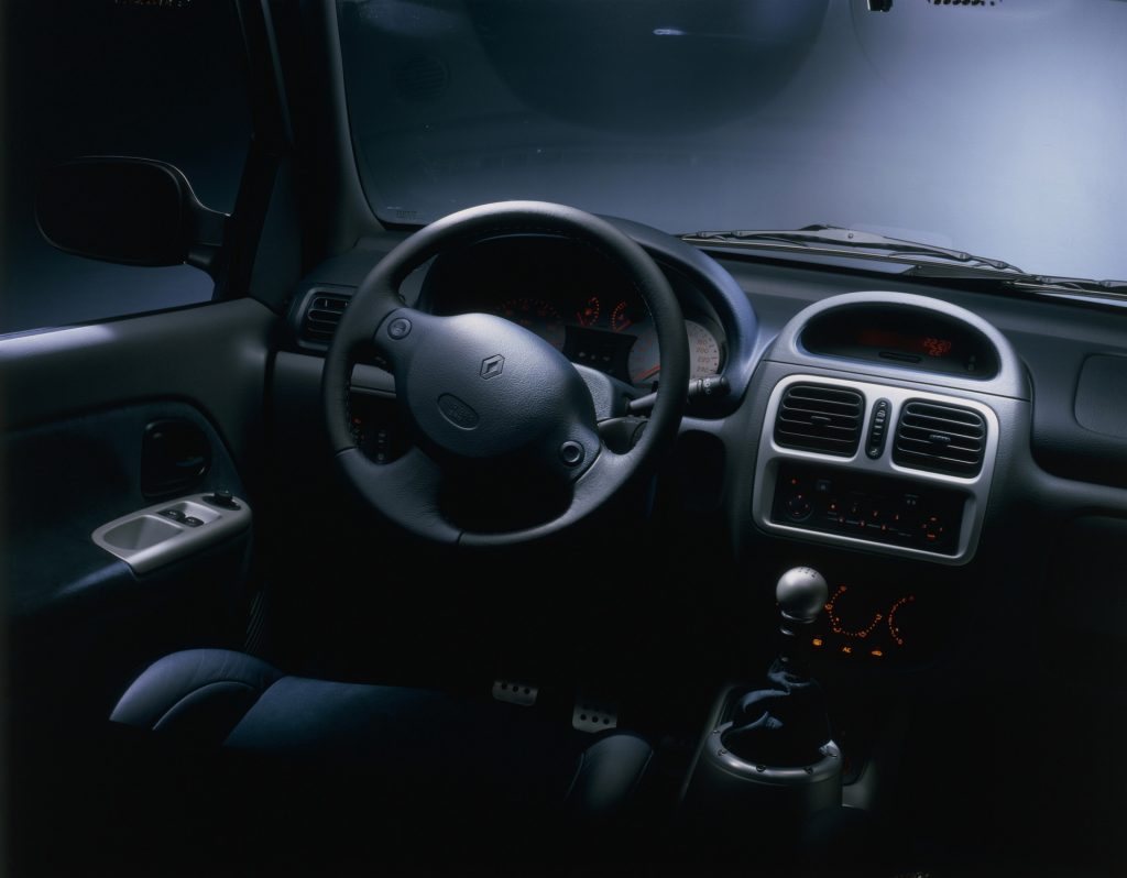 Renault Clio V6: The Mid-Engined, Rear-Wheel Drive Super Hatch Turns 20 ...