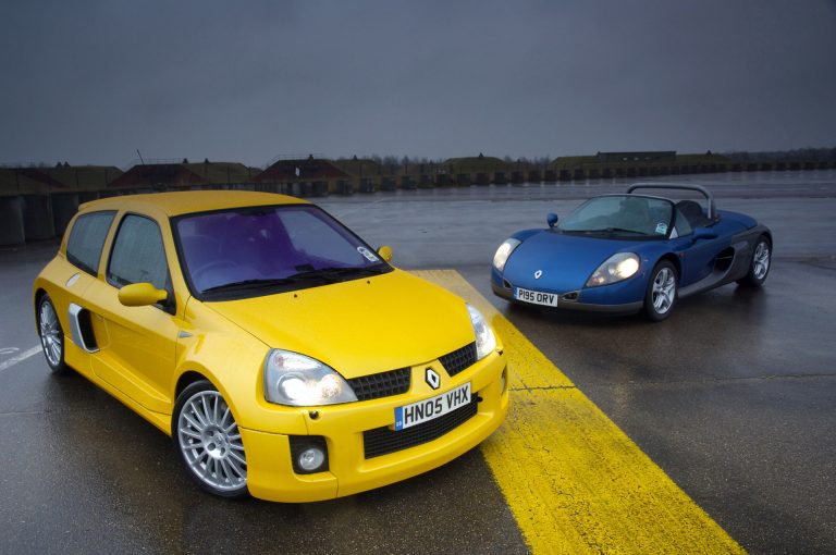 Renault Clio V6: The Mid-Engined, Rear-Wheel Drive Super Hatch Turns 20 ...