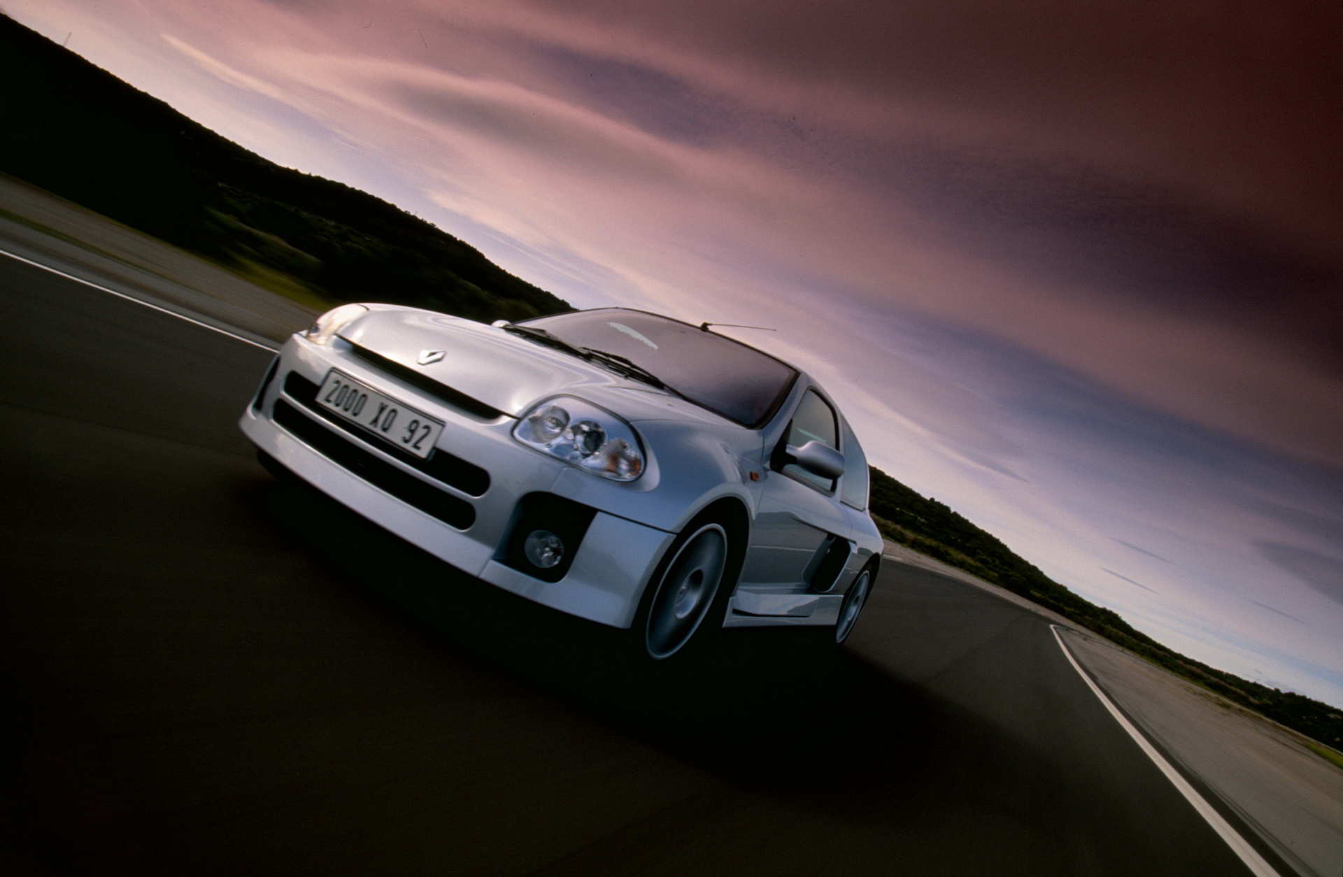 Renault Clio V6: The Mid-Engined, Rear-Wheel Drive Super Hatch Turns 20 ...