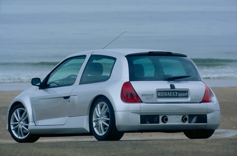 Renault Clio V6: The Mid-Engined, Rear-Wheel Drive Super Hatch Turns 20 ...