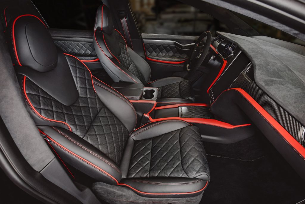 Vilner Acts As Santa Claus, Delivers A Fine Tesla Model X Right Before ...