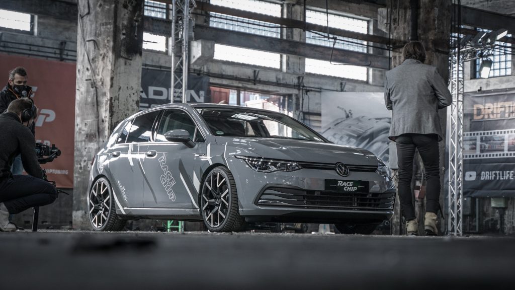 VW Golf Mk8 1.5 TSI Gets 189 HP, Lowering Springs And 19-Inch Wheels ...