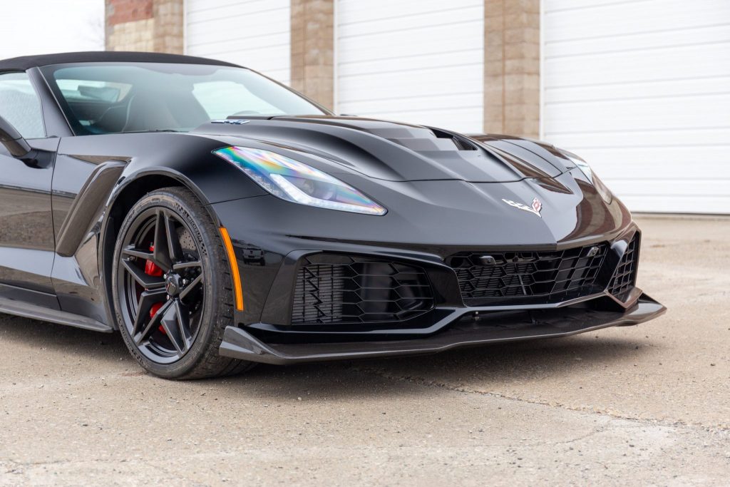 Take Over The Track With This Badass 2019 Corvette ZR1 Convertible ...
