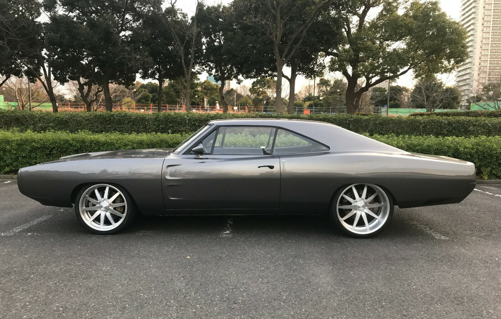 Clean 1970 Dodge Charger Restomod With 572 Cubic-Inch V8 Goes For $300K ...