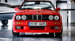 Live Out Your 90s Wall Street Broker Dreams With This Brilliant Red E30 ...