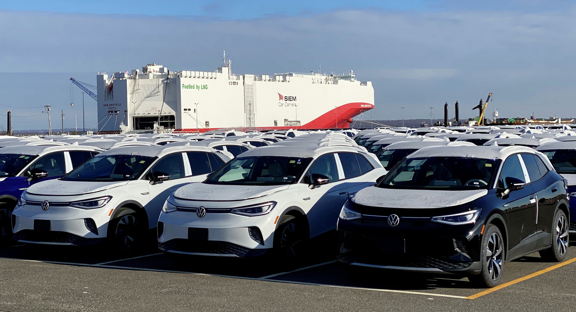 Volkswagen Aims To Reduce Cost Of EV Batteries By Up To 50%, Build Six ...