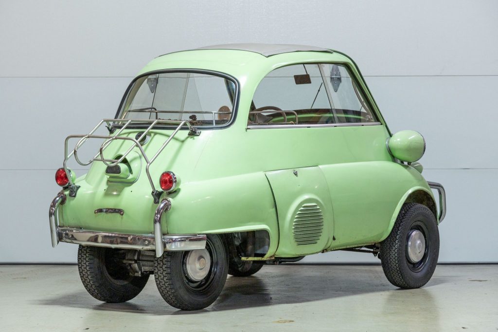 Take A Trip Back In Time With This Cute 1959 BMW Isetta | Carscoops