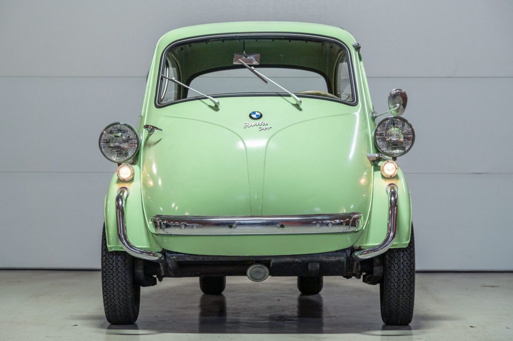 Take A Trip Back In Time With This Cute 1959 BMW Isetta | Carscoops