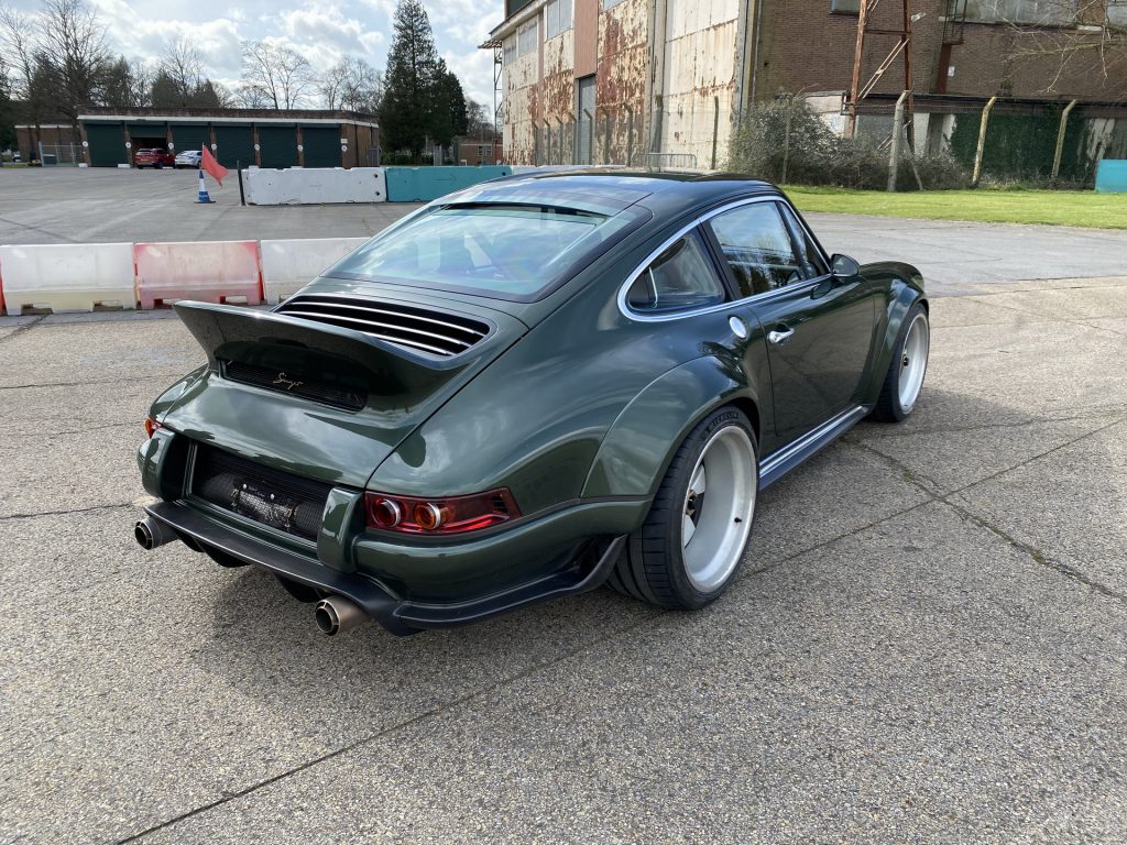Singer Has Built The First Customer Example Of The Gorgeous Porsche 911 ...