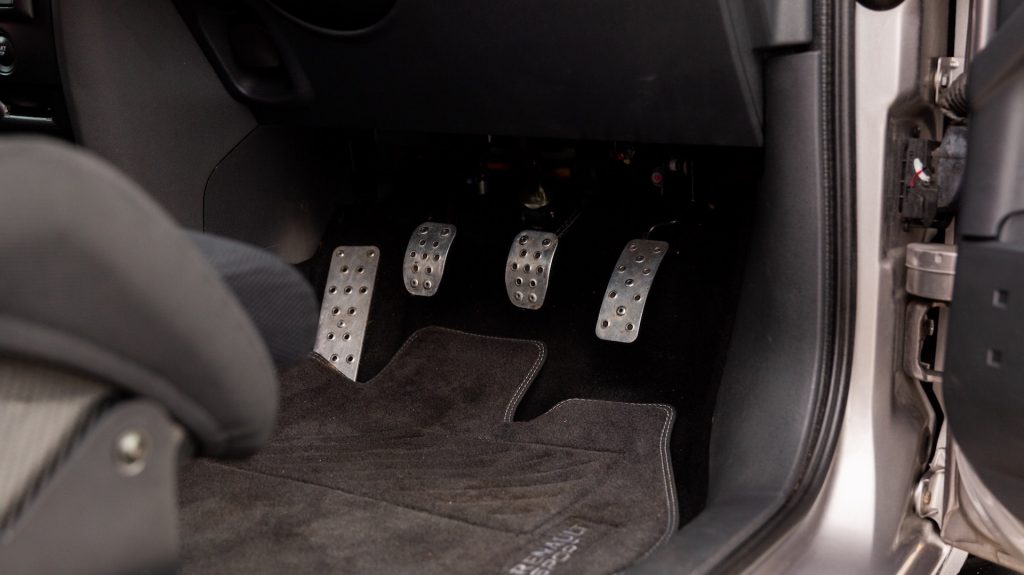 Rare Renault Megane R26.R Is A Hot Hatch That Thinks It’s A 911 GT3 ...