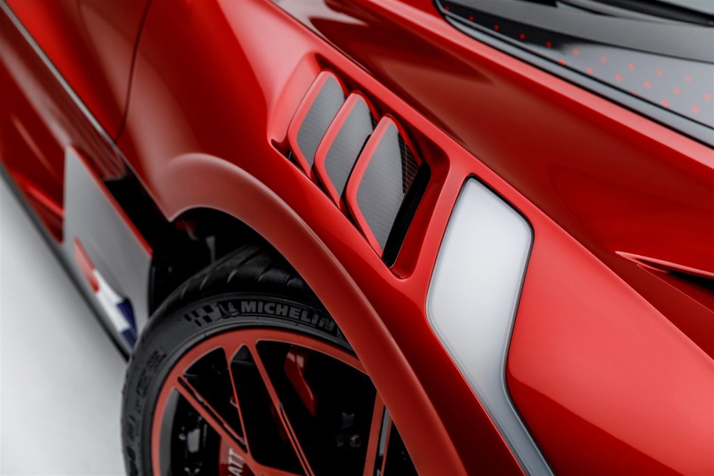 Bugatti Divo ‘Lady Bug’ Took Around Two Years To Complete – And They ...