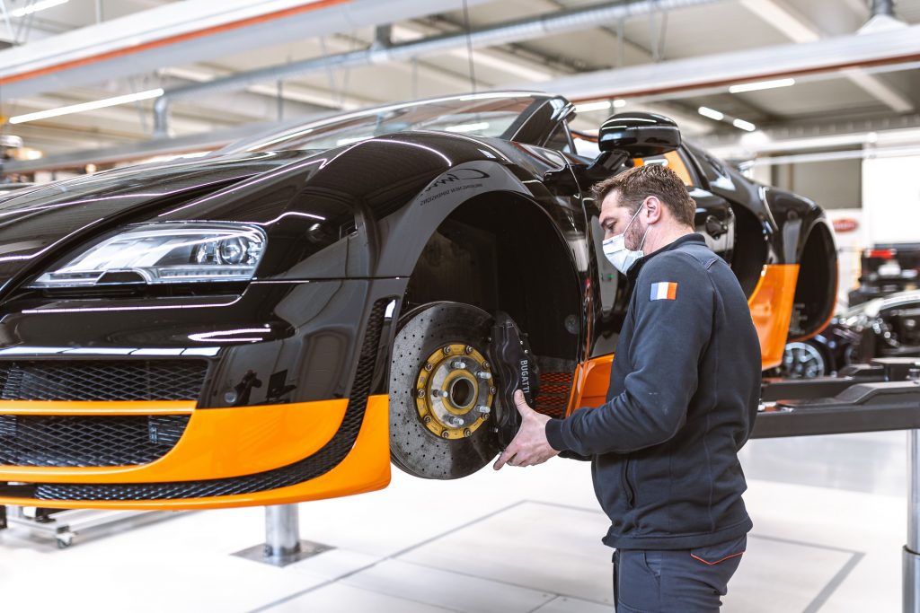 Bugatti Launches New Global Service Program For The Veyron And Chiron ...