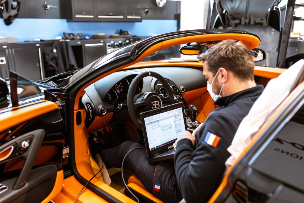 Bugatti Launches New Global Service Program For The Veyron And Chiron ...