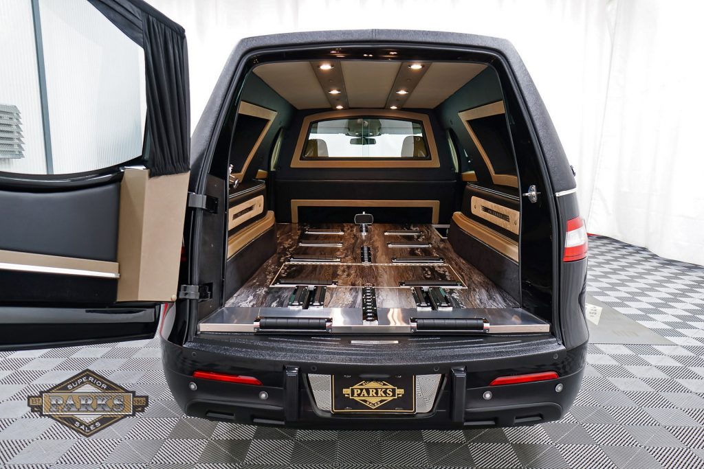 We’re Not Quite Sure What To Make Of This Ford Explorer-Turned-Lincoln ...
