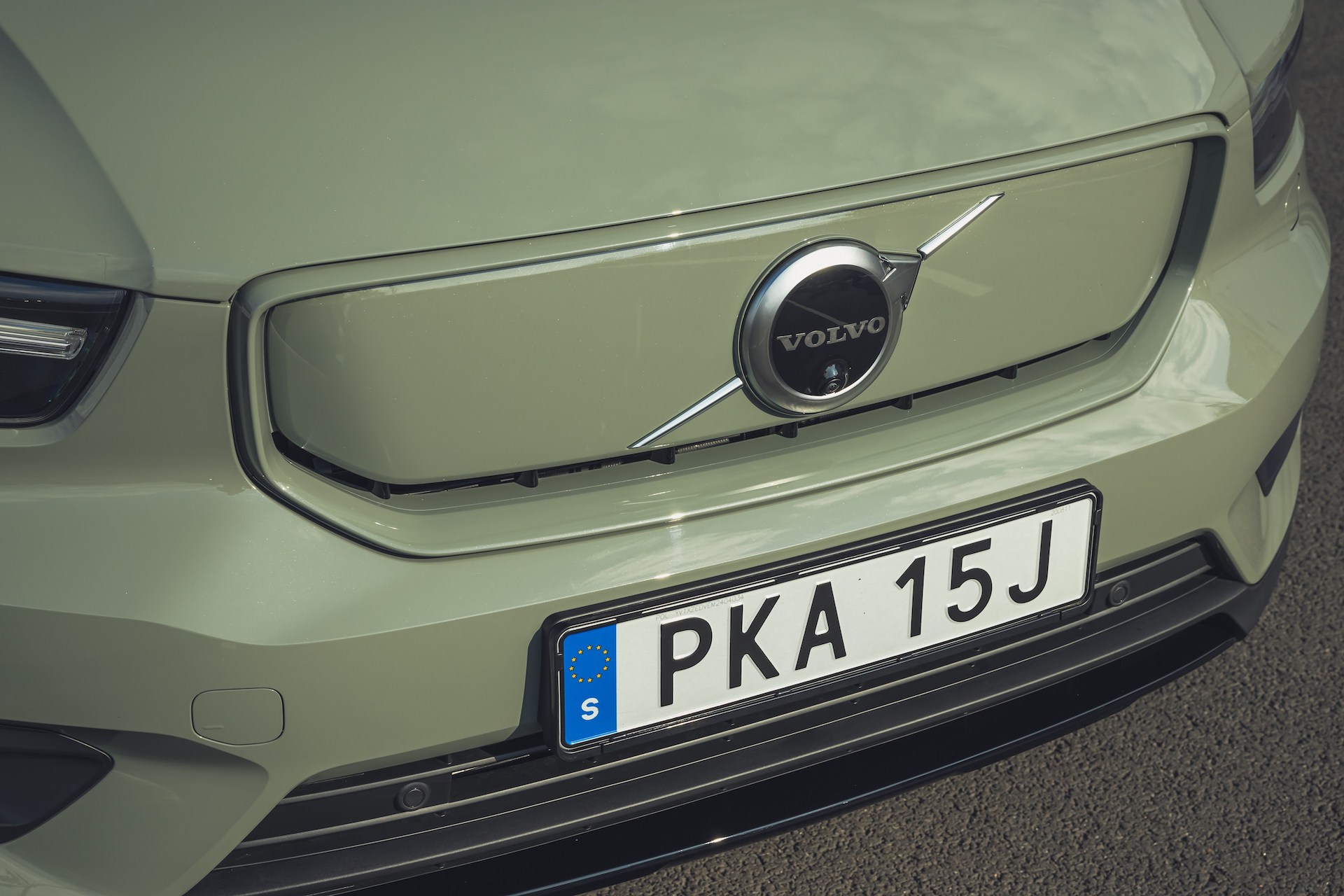 Driven: New Volvo XC40 Recharge P8 Guns For Tesla’s Model Y | Carscoops