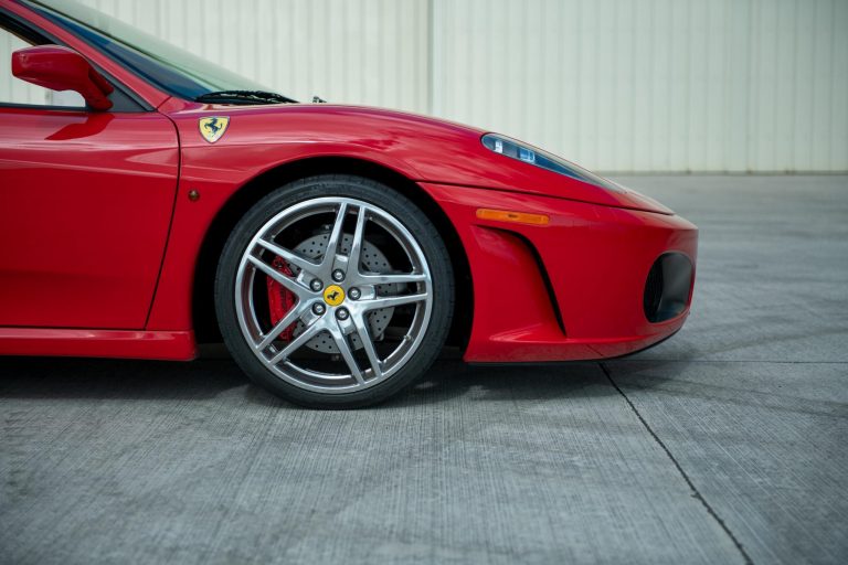 Enjoy A Proper Stick Shift And Naturally Aspirated V8 With This 2006 ...