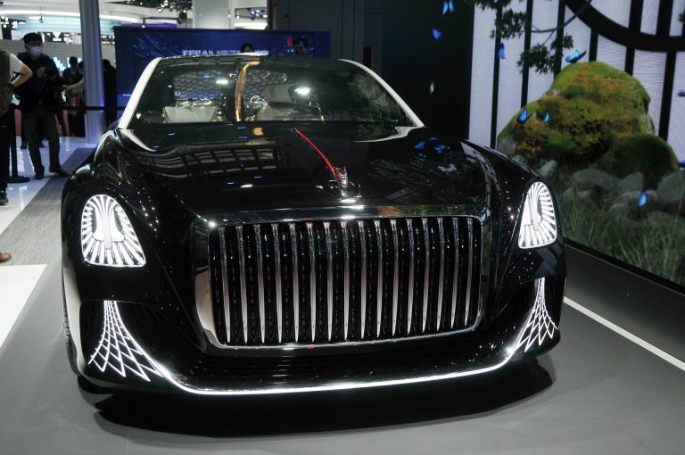 The Hongqi L-Concept Is A Chinese Limo With A Chandelier And No ...