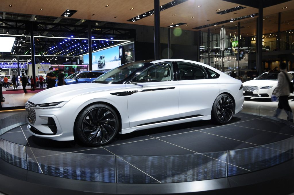 Lincoln Keeps Sedans Alive With Zephyr Reflection Concept In China ...