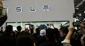 Angry Tesla Owner Jumps On Model 3 At Shanghai Show To Protest Her EV’s ...