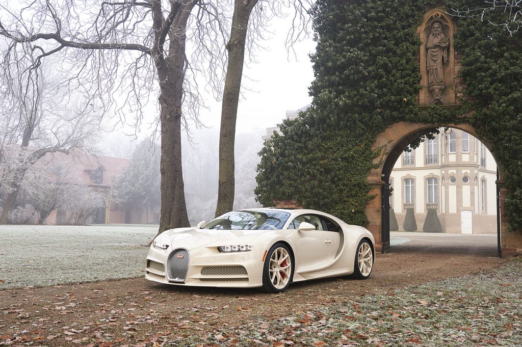 This One-Off Bugatti Chiron Was Dressed By A Greek Messenger, Inspired ...