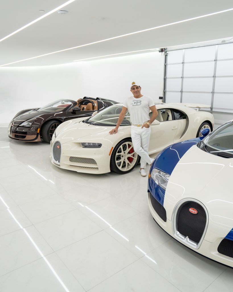 This One-Off Bugatti Chiron Was Dressed By A Greek Messenger, Inspired ...