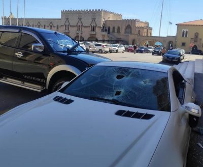 Angry Cop Rams His Pickup Truck Into Police Chief’s Mercedes SL | Carscoops