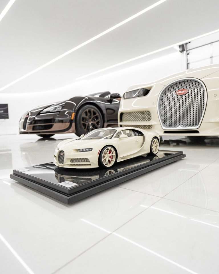 This One-Off Bugatti Chiron Was Dressed By A Greek Messenger, Inspired ...