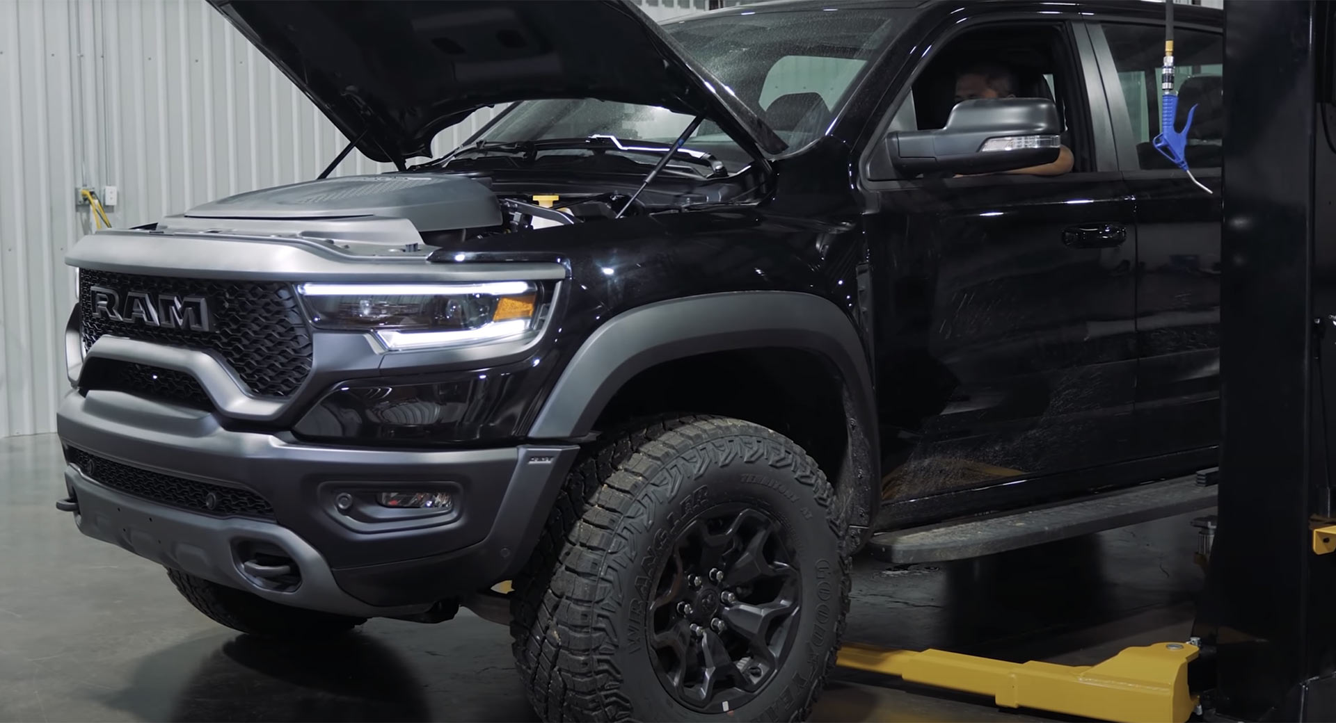 This Crazy Ram 1500 TRX Now Features A +1,000-HP Hellephant Engine ...