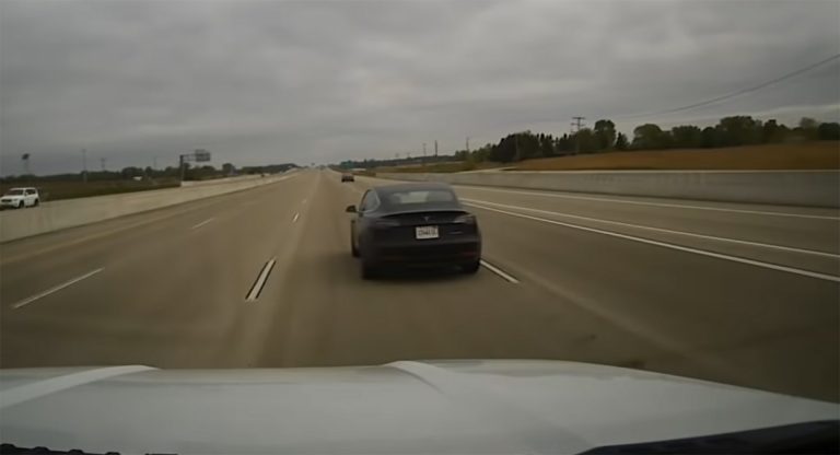 Tesla On Autopilot Doing 82 MPH Pulled Over For Driver Sleeping At The ...