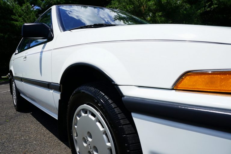This 22k-Mile Acura Integra RS Is A True ’80s Time Capsule | Carscoops