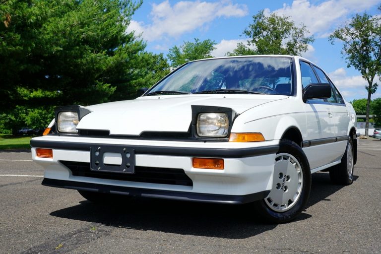 This 22k-Mile Acura Integra RS Is A True ’80s Time Capsule | Carscoops