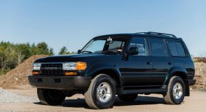 A 1k-Mile 1994 Toyota Land Cruiser Just Sold For A Whopping $136,000 ...