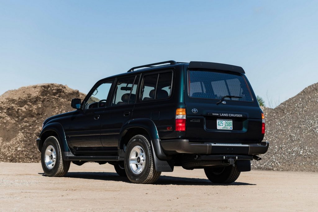 A 1k-Mile 1994 Toyota Land Cruiser Just Sold For A Whopping $136,000 ...