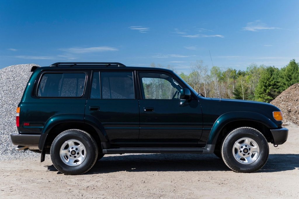 A 1k-Mile 1994 Toyota Land Cruiser Just Sold For A Whopping $136,000 ...